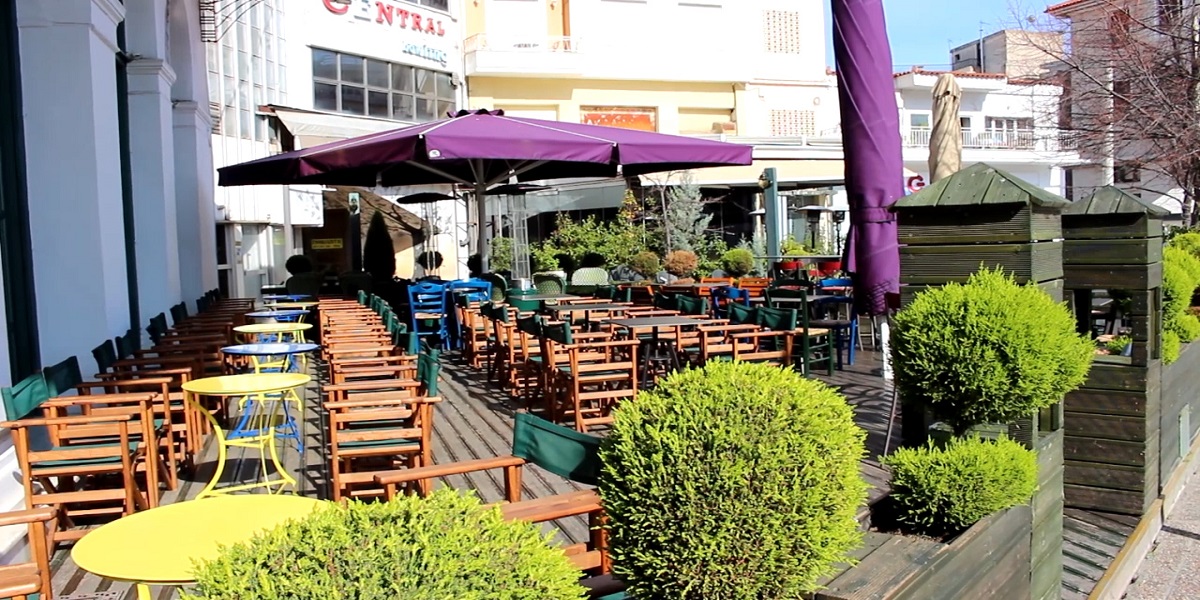 Κλειστά τα καφέ και τα εστιατόρια στη Λιβαδειά. Οι πολίτες δεν έμειναν ...