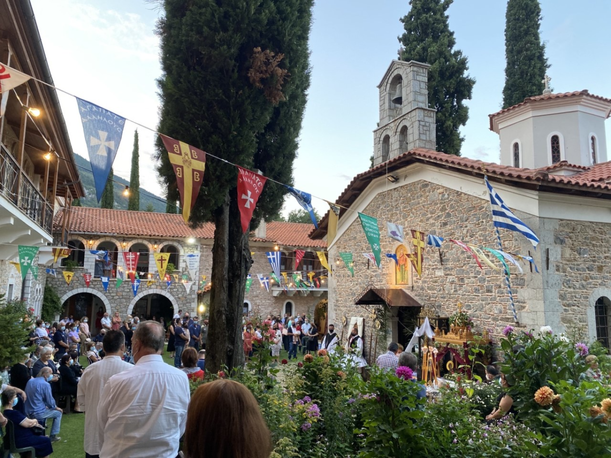 Λαμπρός o εορτασμός της Παναγίας στην ΙΜ Ιερουσαλήμ Παρνασσού (φωτο ...