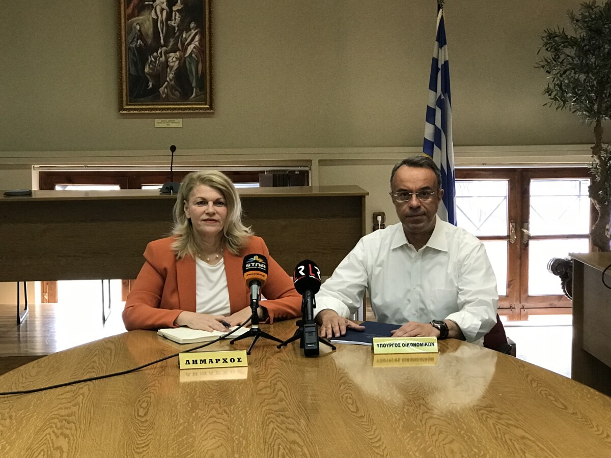 Στη Στυλίδα ο Χρήστος Σταϊκούρας - Ανακοίνωσε δέκα σημαντικά ...