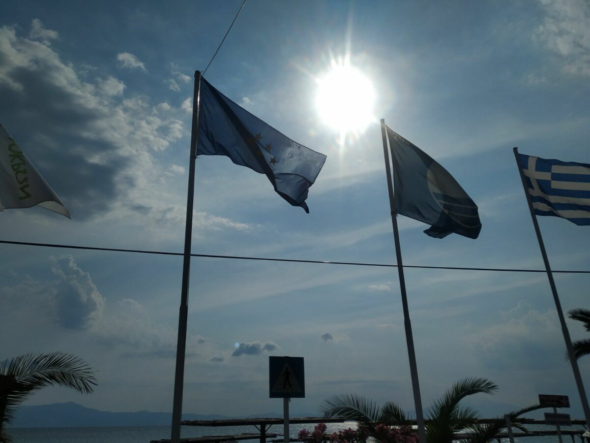 Βραβεύσεις προγράμματος «Γαλάζια Σημαία» 2022: 3 Γαλάζιες Σημαίες στο ...