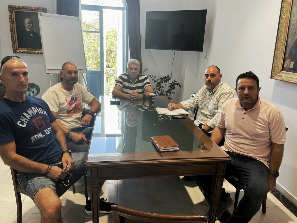 Συνάντηση του Δημάρχου Δελφών με αντιπροσωπεία της Ένωσης Υπαλλήλων ...