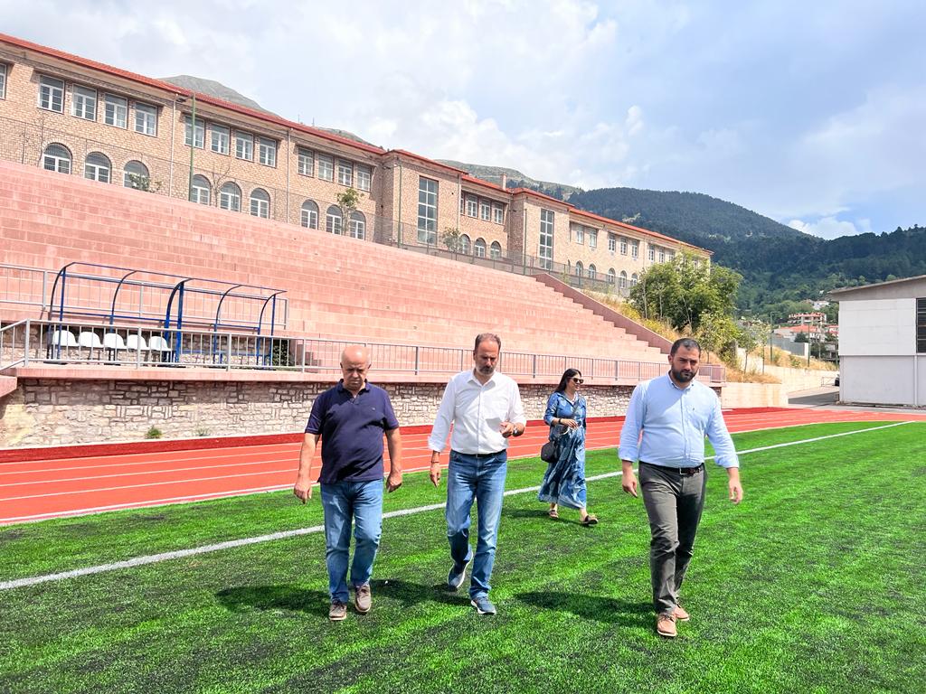 Ολοκληρώθηκε και παραδίδεται η συνολική ανάπλαση του 1ου Γυμνασίου ...