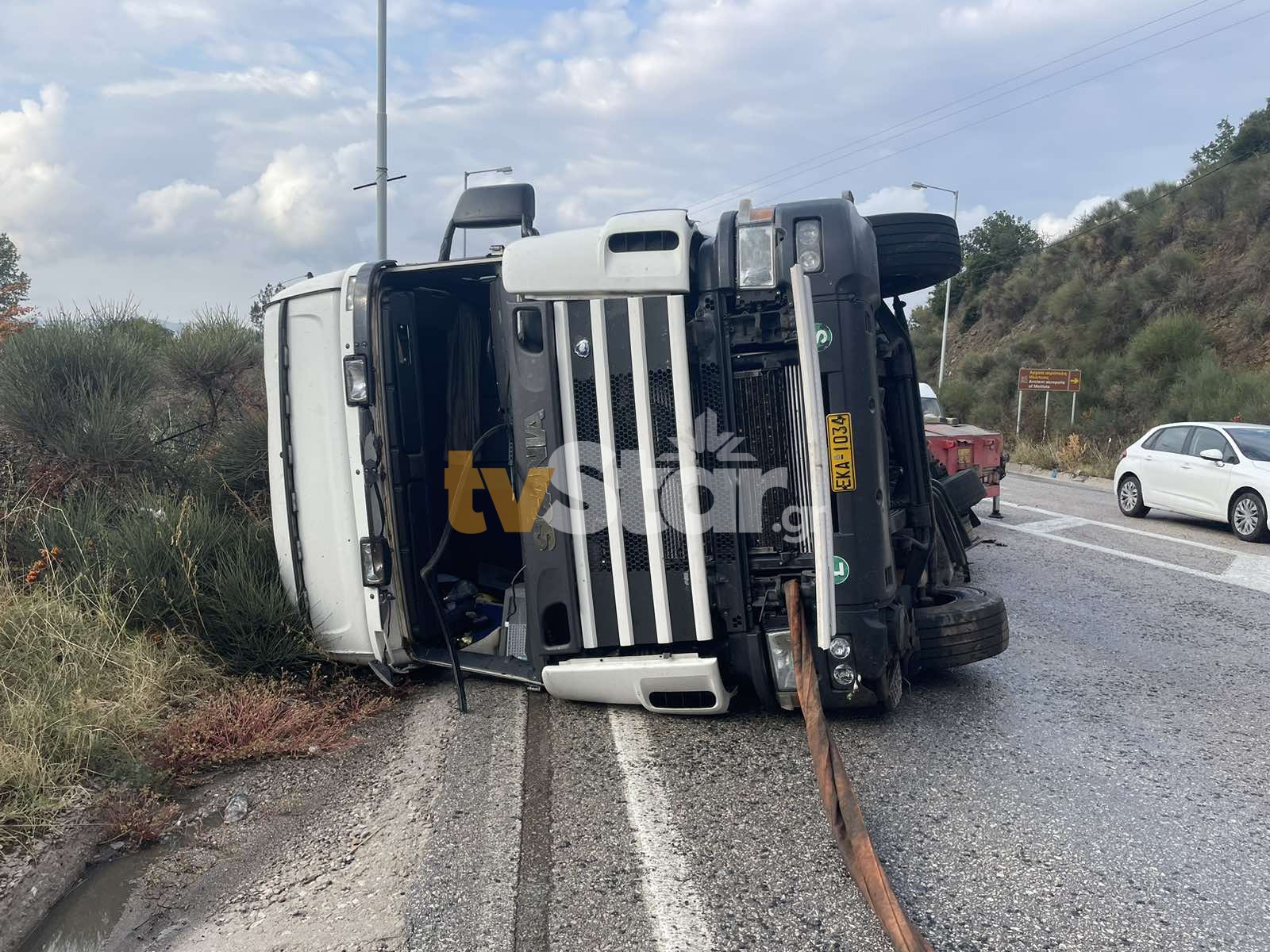 Τούμπαρε βυτιοφόρο στον δρόμο Λαμίας - Δομοκού. (φωτο video) – tvstar.gr