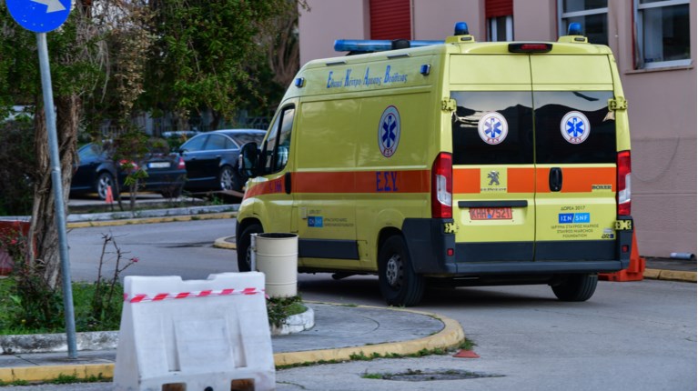 Θεσσαλονίκη: Πέθανε ο 20χρονος που κατέρρευσε σε γήπεδο 5Χ5 - Εδωσε ...