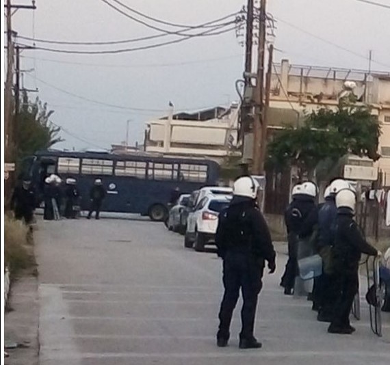 Λαμία: Επιχείρηση της αστυνομίας σε σπίτια Ρομά. 2 συλλήψεις. (φωτο ...