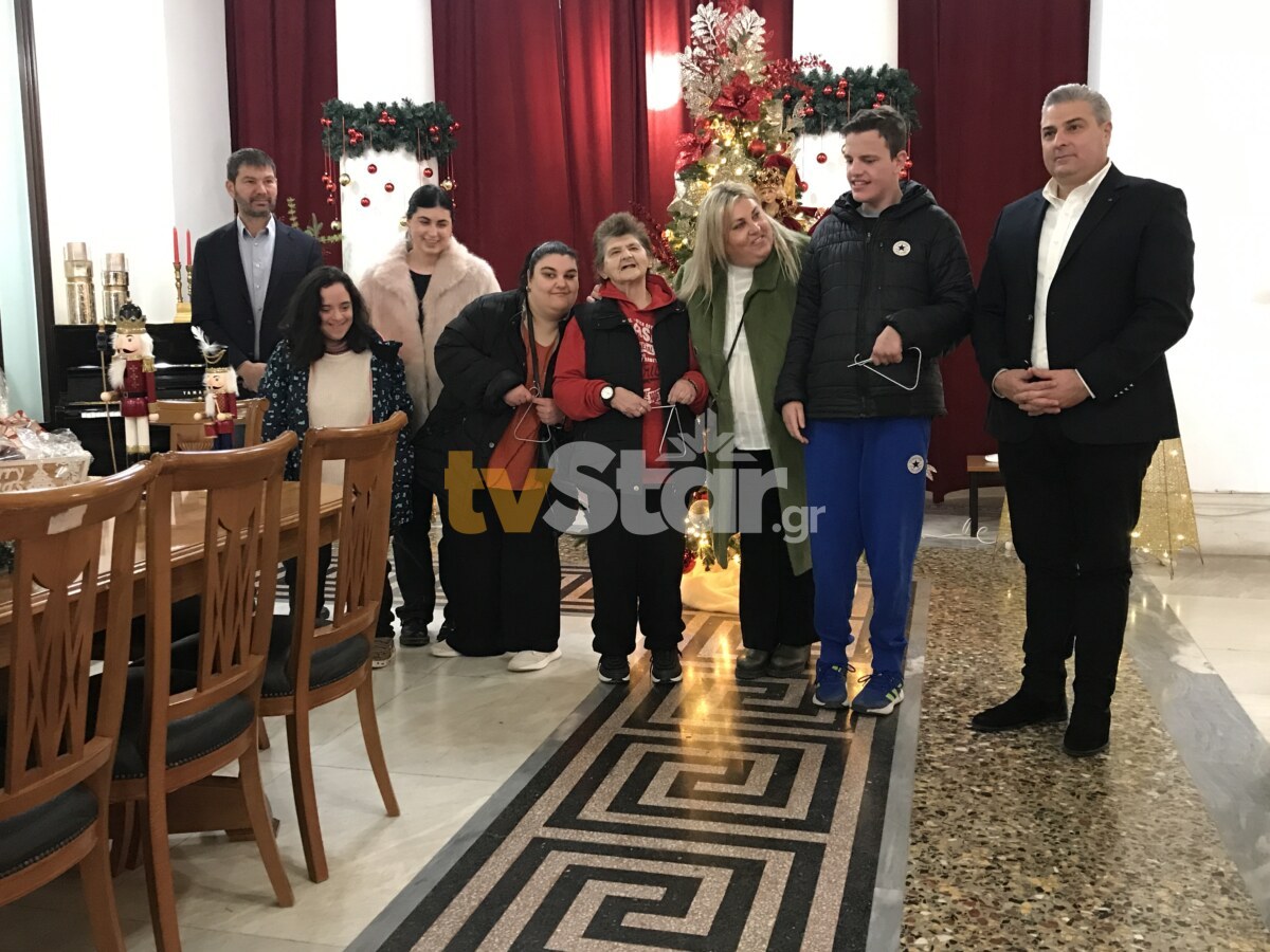 Το ΚΔΑΠ ΑμεΑ "Πρόσβασις" έψαλλε τα κάλαντα των Χριστουγέννων (φωτο ...