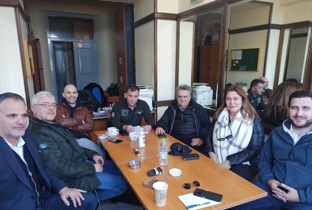 Συνάντηση αντιπροσωπείας του ΠΑΣΟΚ με το σωματείο εργαζομένων του Δήμου ...