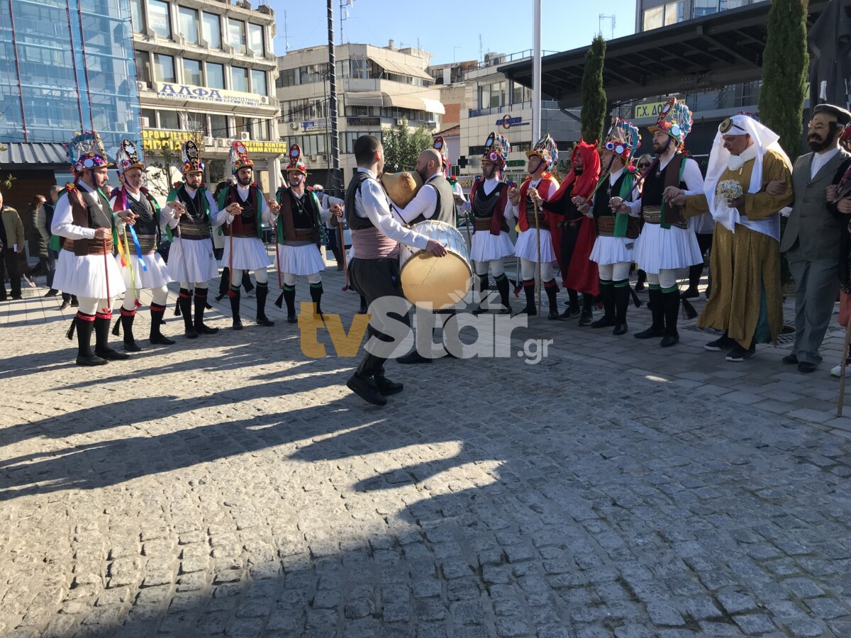 Το δρώμενο των Μωμόγερων αναβίωσε στην πόλη της Λαμίας (φωτο & video ...