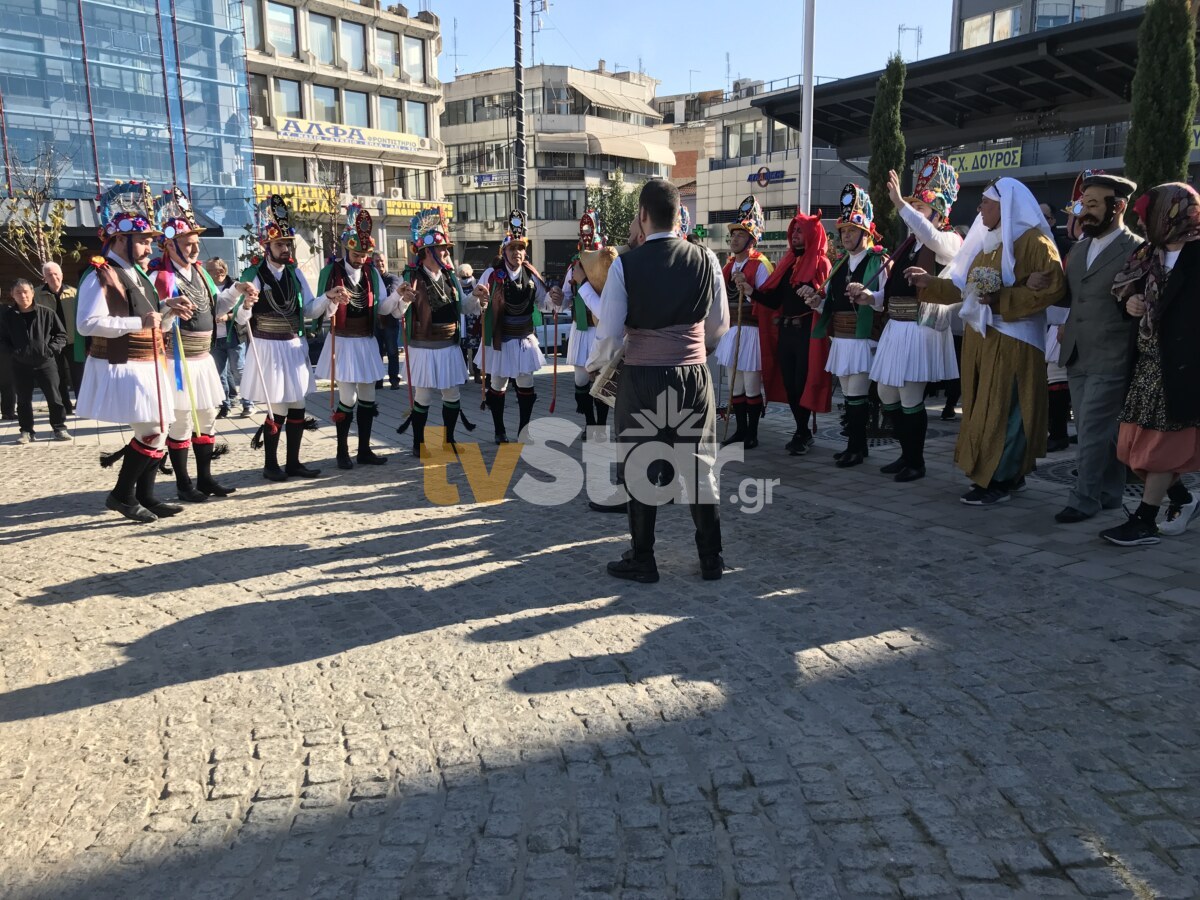 Το δρώμενο των Μωμόγερων αναβίωσε στην πόλη της Λαμίας (φωτο & video ...