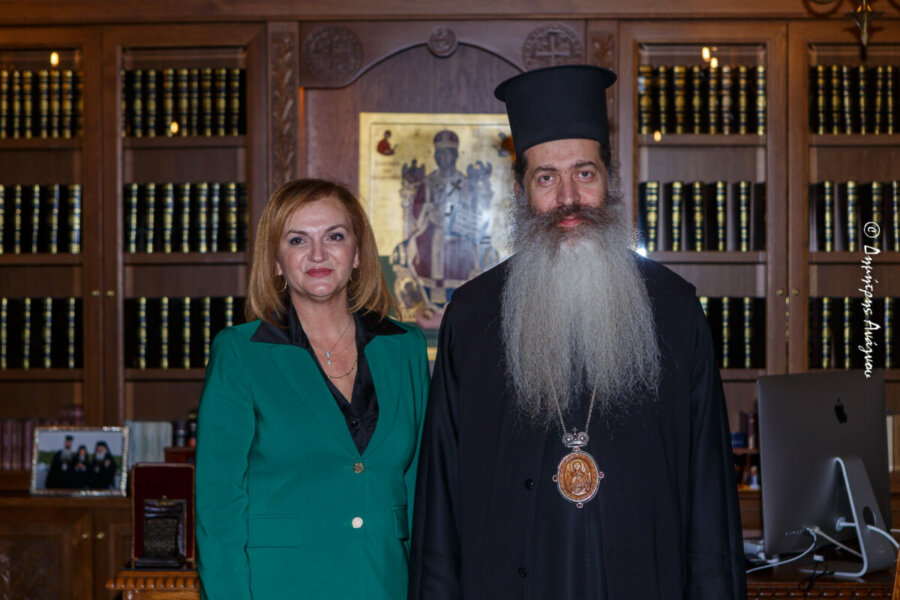 Η Βουλευτής Φθιώτιδος κ. Ελένη Μακρή - Θεοδώρου στον Σεβασμιώτατο ...