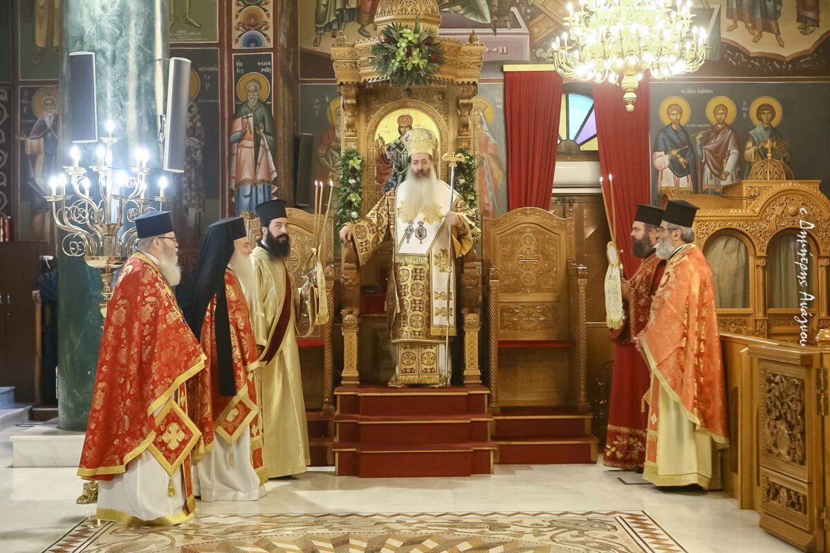 Το Ανώτατο Παράσημο της Ι.Μ. Φθιώτιδος στην εκπαιδευτικό, ιεραπόστολο ...