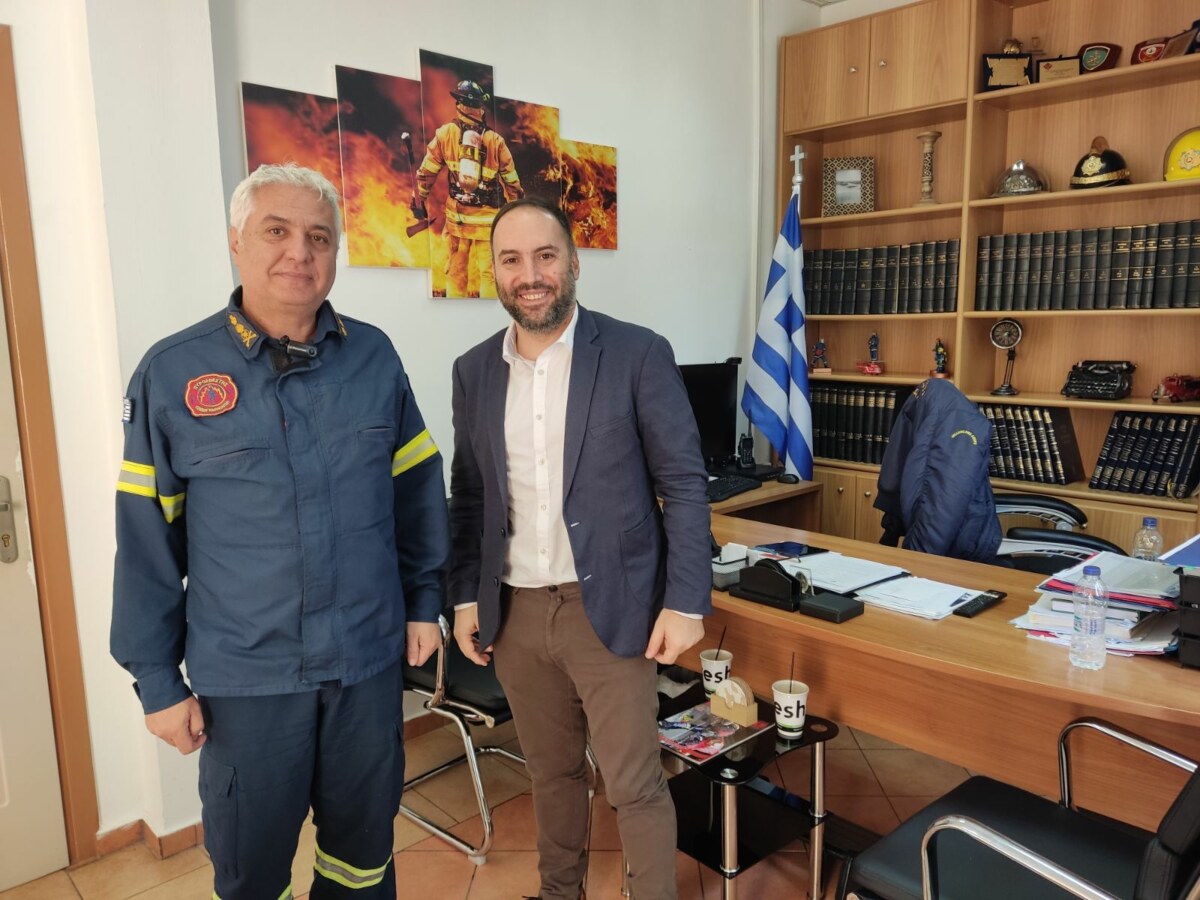 Επίσκεψη του Μ. Χατζηγιαννάκη στην Πυροσβεστική Υπηρεσία Χαλκίδας ...