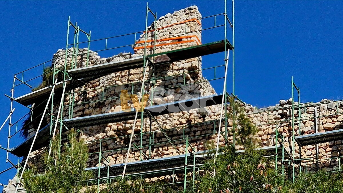 Σε εξέλιξη οι εργασίες στο κάστρο της Λαμίας. Αυτοψία από Καραΐσκο και ...