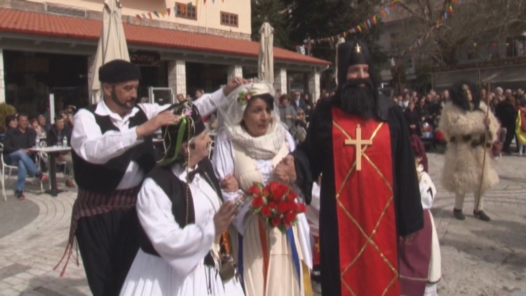 Καρπενήσι: Με επιτυχία αναβίωσε ο Βλάχικος Γάμος από τον Πολιτιστικό ...
