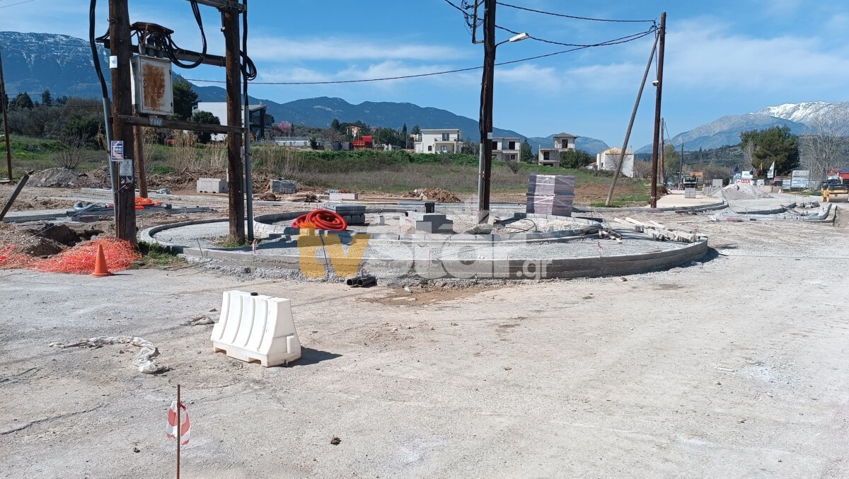 Λιβαδειά: Σε εξέλιξη ο κυκλικός κόμβος στην οδό Δελφών. Έρχονται τρεις ...