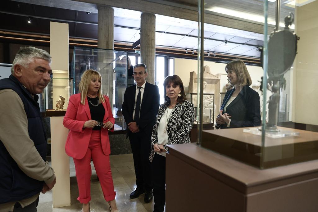 Επίσκεψη της Προέδρου της Δημοκρατίας στο Αρχαιολογικό Μουσείο της ...
