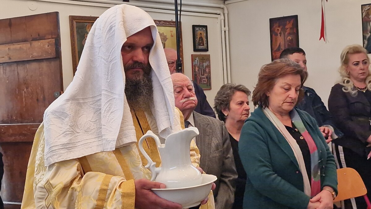 Άξιος: Τελείωσε το εκκλησιαστικό σχολείο της Λαμίας και χειροτονήθηκε ...