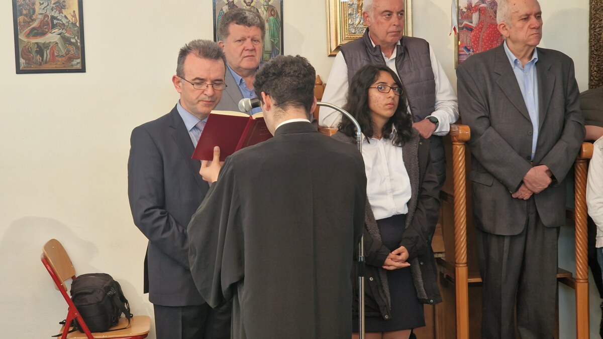Άξιος: Τελείωσε το εκκλησιαστικό σχολείο της Λαμίας και χειροτονήθηκε ...