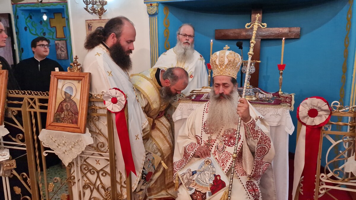 Άξιος: Τελείωσε το εκκλησιαστικό σχολείο της Λαμίας και χειροτονήθηκε ...