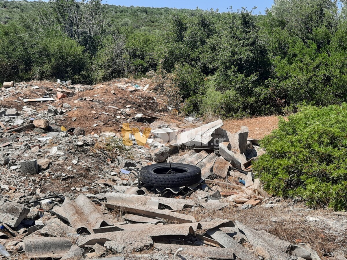 Σκουπιδότοποι μέσα στα δάση της Εύβοιας. Ξεχειλίζει η οργή των ...