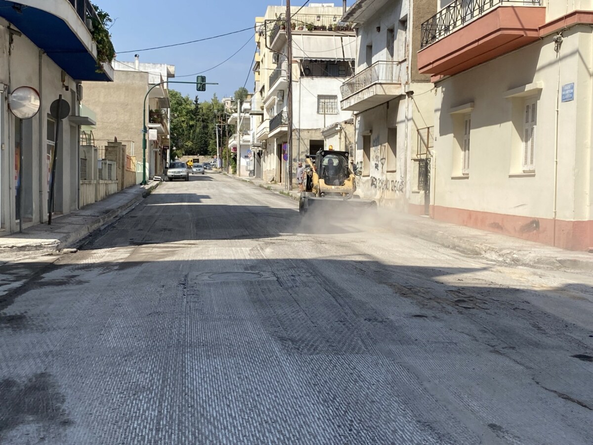 Ξεκίνησε η ασφαλτόστρωση της οδού Ληλαντίων από τον Δήμο Χαλκιδέων ...