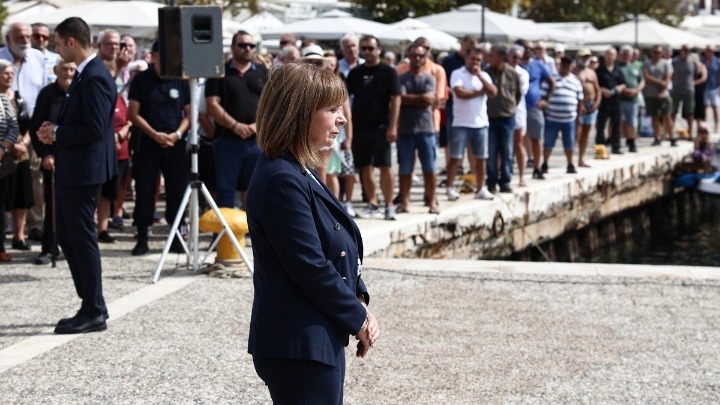 Στη Σκιάθο η Σακελλαροπούλου: Άμεση προτεραιότητα η αποκατάσταση των ...
