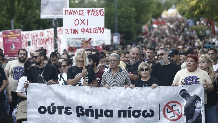 Δέκα χρόνια από τη δολοφονία του Π. Φύσσα - Αντιφασιστική πορεία στο ...