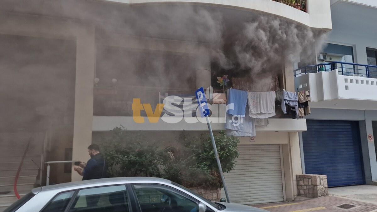 Λαμία: Φωτιά σε διαμέρισμα στο κέντρο της πόλης (φωτο & video) – tvstar.gr