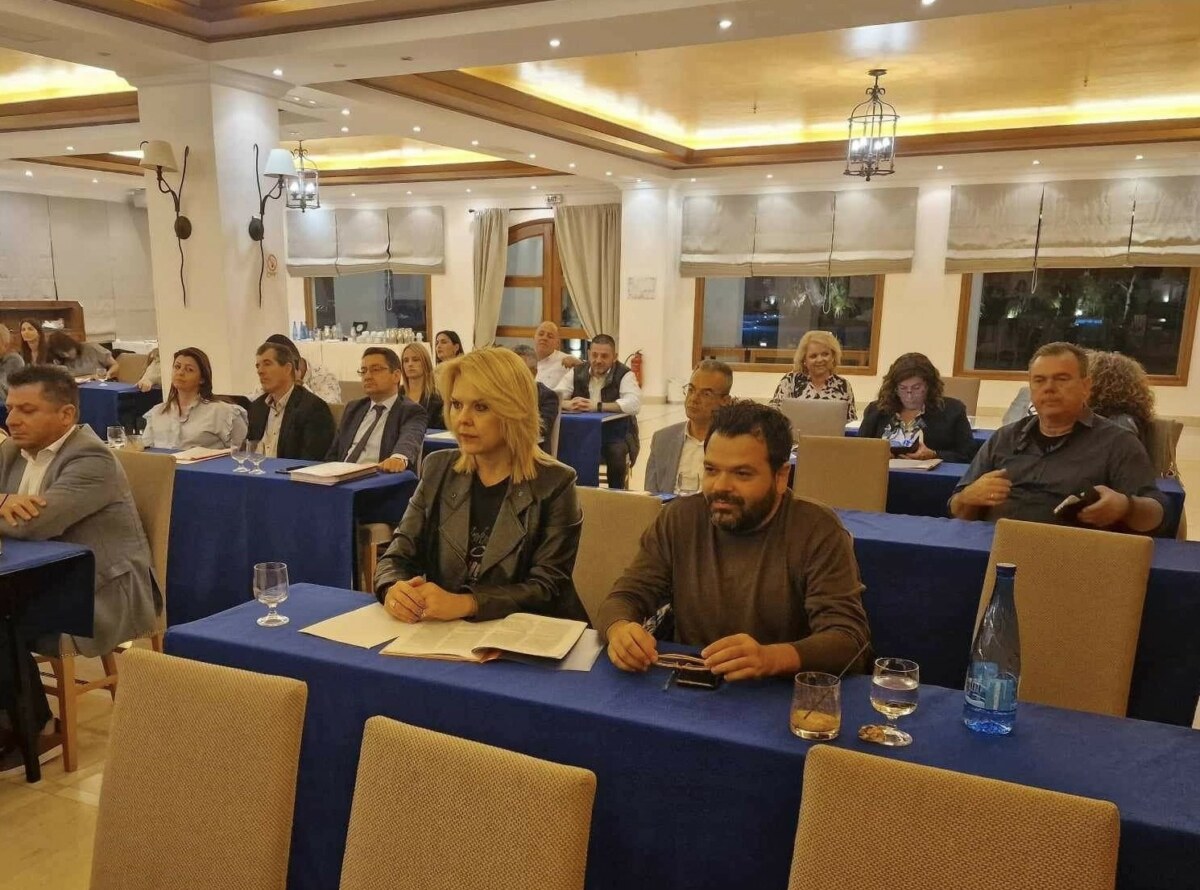 Στη συνεδρίαση της ΠΕΔ Στερεάς Ελλάδας, η Δήμαρχος Χαλκιδέων Έλενα Βάκα ...