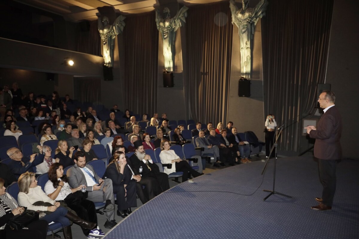 Λαμία: Συγκίνησε το βραβευμένο ντοκιμαντέρ Μη Χαμένες Πατρίδες της Ε ...