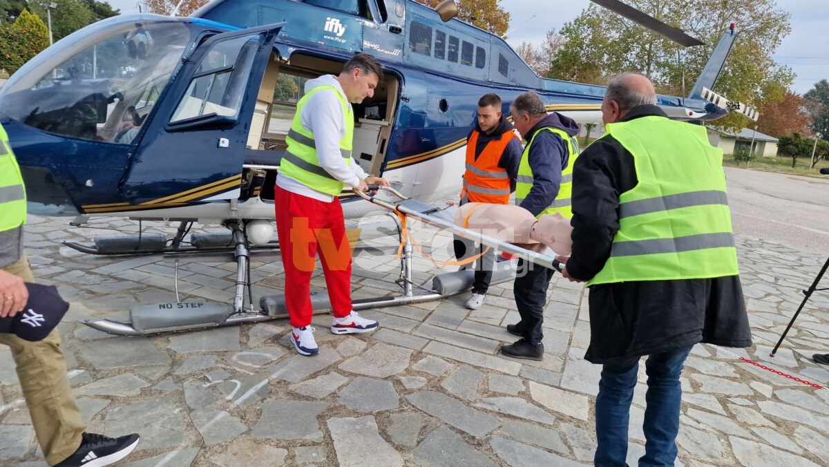 Λαμία: Εκπαιδεύονται σε αεροδιακομιδές με ελικόπτερα οι διασώστες του ...