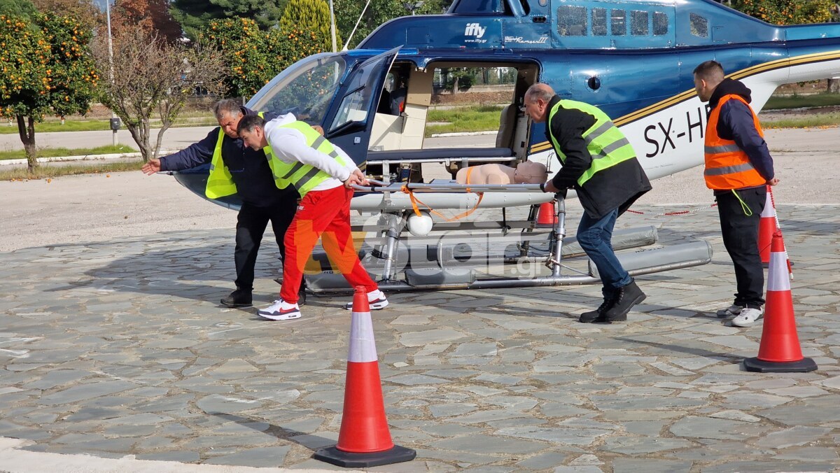 Λαμία: Εκπαιδεύονται σε αεροδιακομιδές με ελικόπτερα οι διασώστες του ...