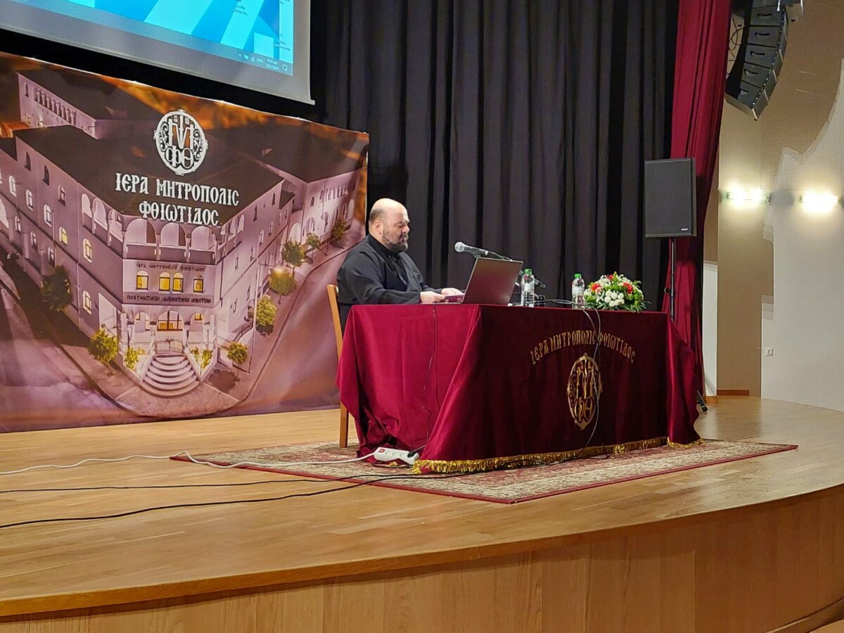 Ιδιαίτερα επιτυχημένη η παρουσίαση του βιβλίου του πατέρα Λίβυου (φώτο ...