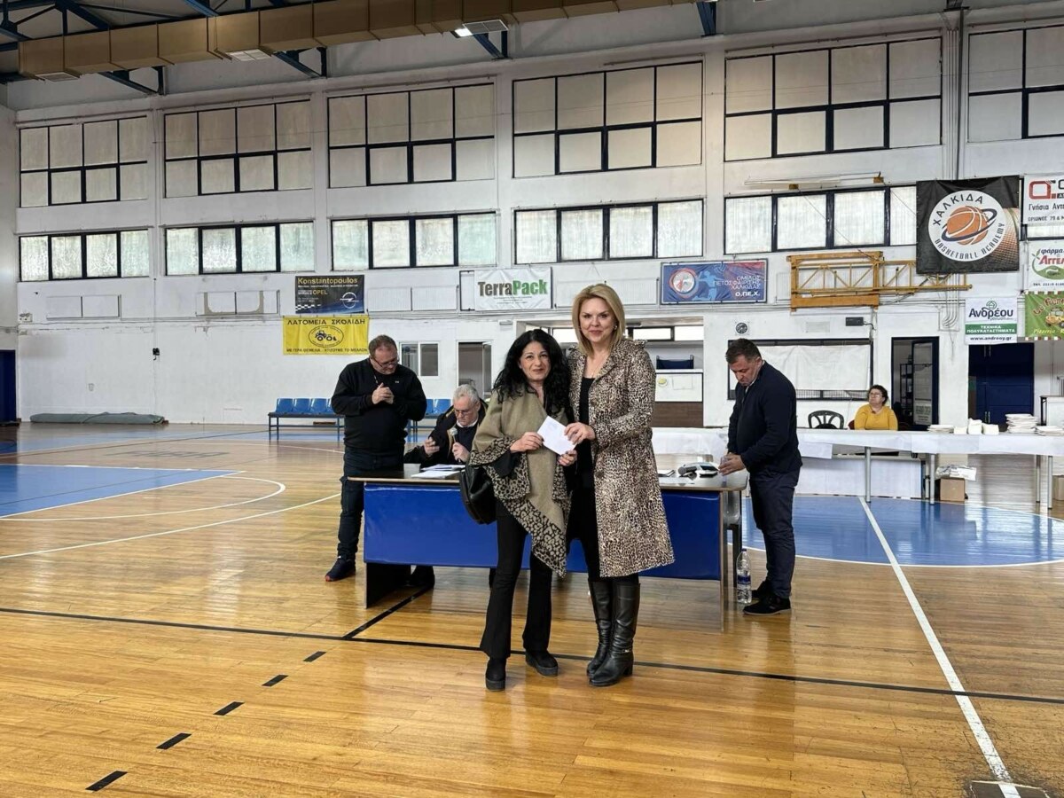 Στην κοπή πίτας του Σωματείου Εργαζομένων του Δήμου Χαλκιδέων η ...