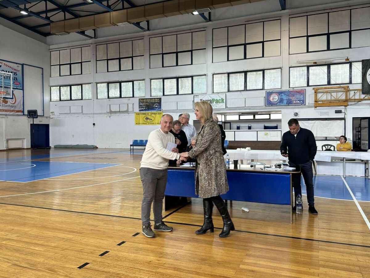 Στην κοπή πίτας του Σωματείου Εργαζομένων του Δήμου Χαλκιδέων η ...