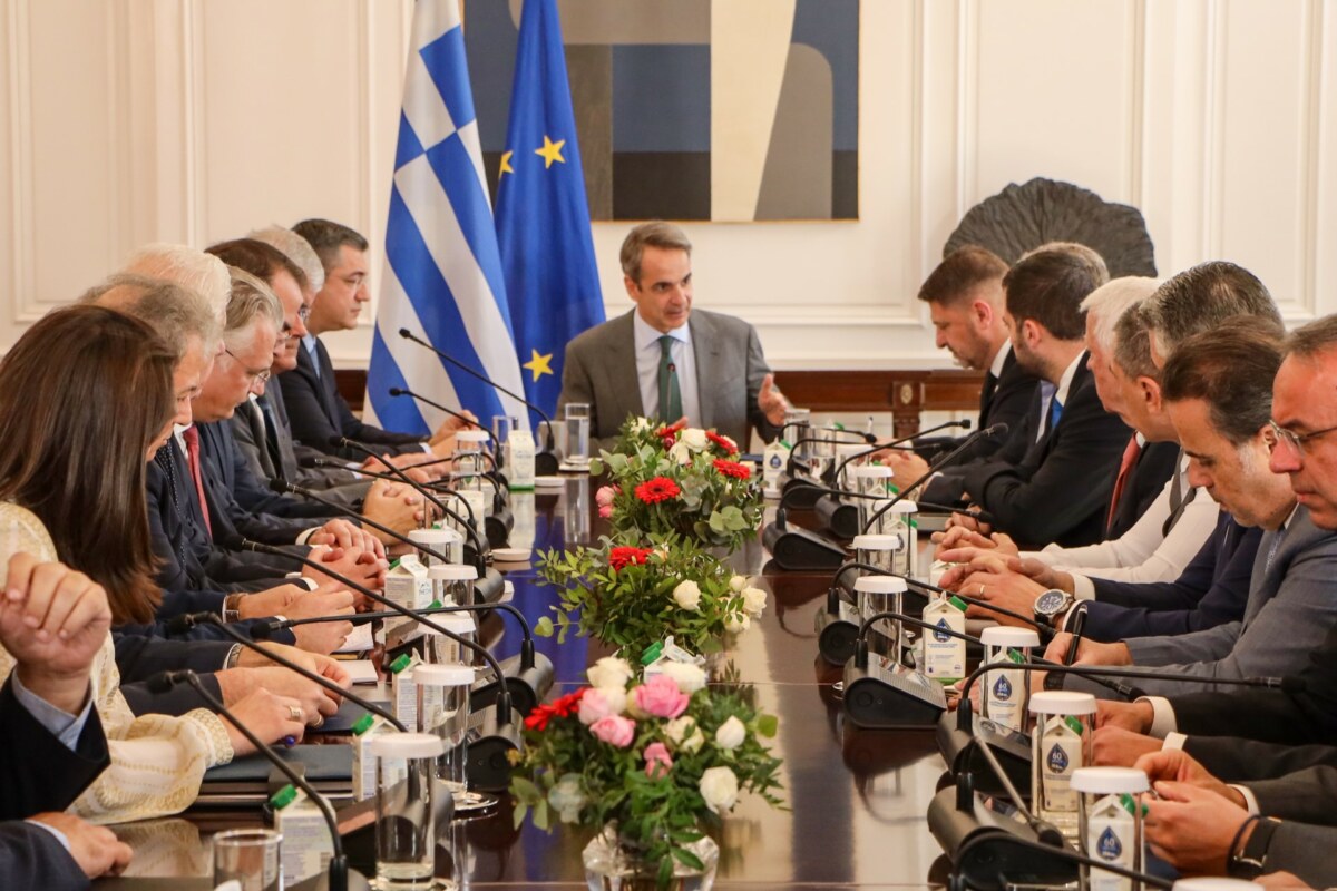 Ο Φάνης Σπανός στη συνάντηση Περιφερειαρχών με τον Πρωθυπουργό (φωτο ...