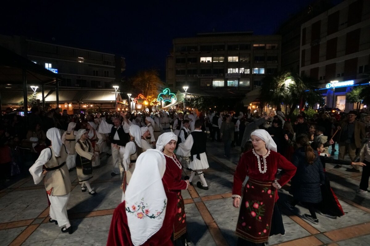 Με μεγάλη συμμετοχή και επιτυχία τα Γαϊτανάκια του Δήμου Λαμιέων (φωτο ...