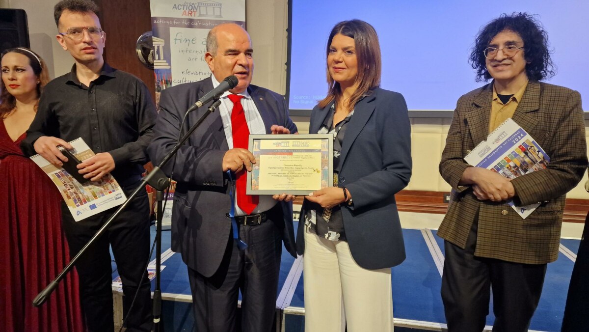 Τιμητικές διακρίσεις για το Λύκειο Ελληνίδων και το Star Κεντρικής ...