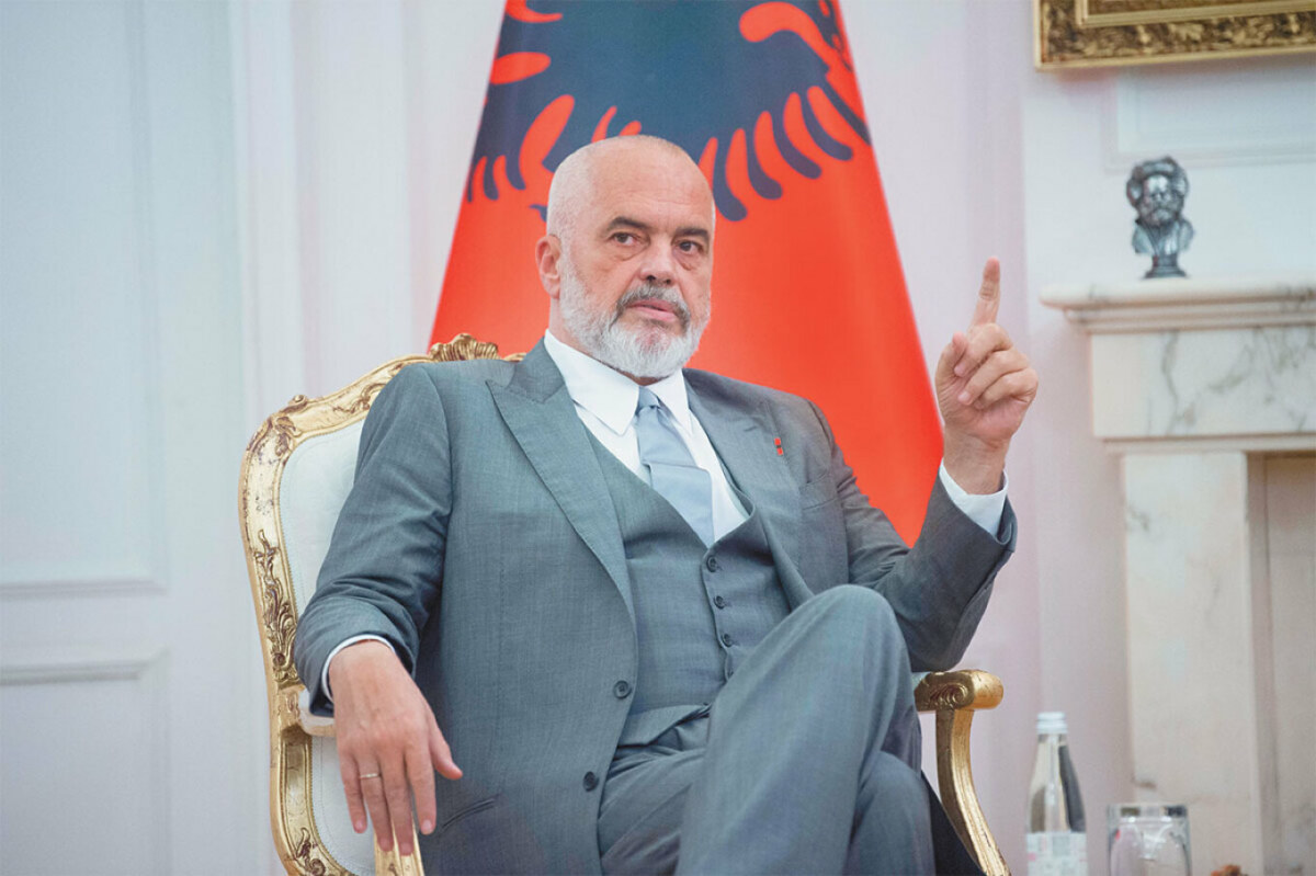 Ξεκίνησε η ομιλία του Ράμα στο Κλειστό του Γαλατσίου - Γέμισε με κόσμο ...