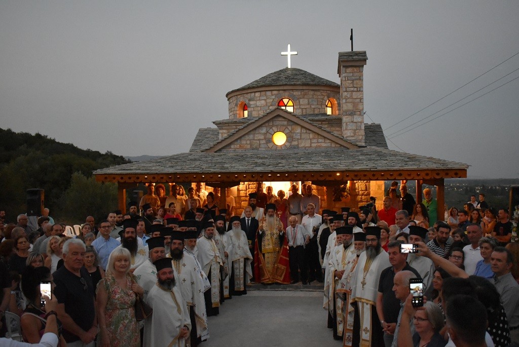 Άγιος Παϊσιος: Σε κλίμα συγκίνησης τα εγκαίνια και η πρώτη θεία ...