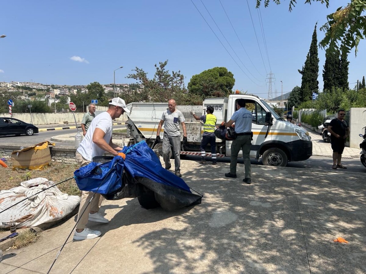 Λαμία: Απομακρύνθηκαν Ρομά από πρόχειρο καταυλισμό στην είσοδο της ...