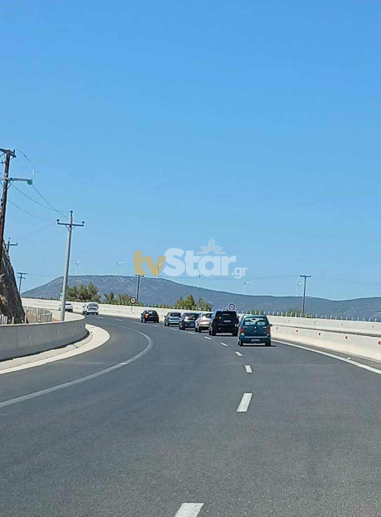 Βυτιοφόρο φορτωμένο εύφλεκτο αέριο, νταλαπάρισε στην εθνική οδό Αθηνών ...