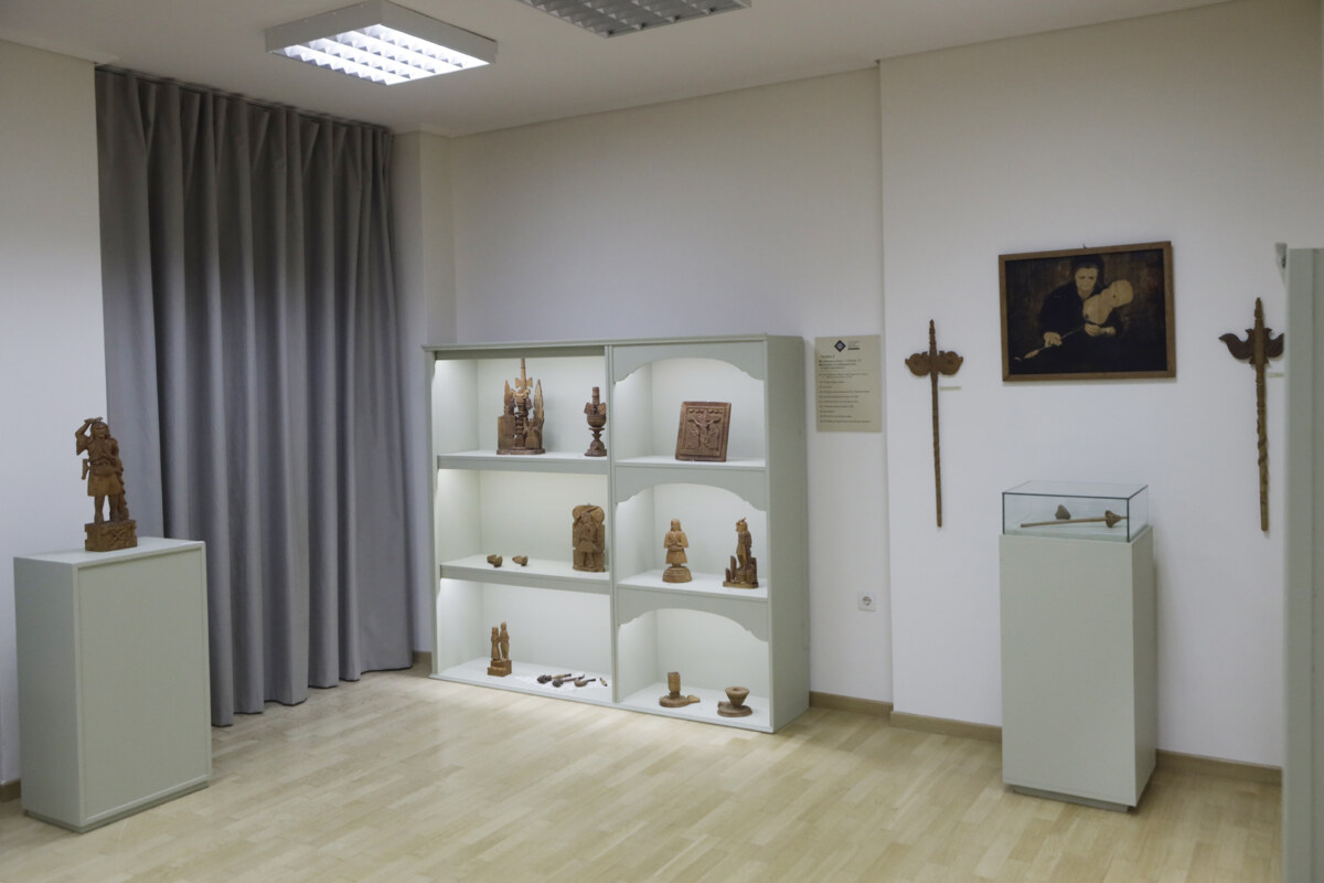 Εγκαίνια της μόνιμης έκθεσης Λαϊκής Ξυλογλυπτικής του Κώστα Γαλάνη στο ...