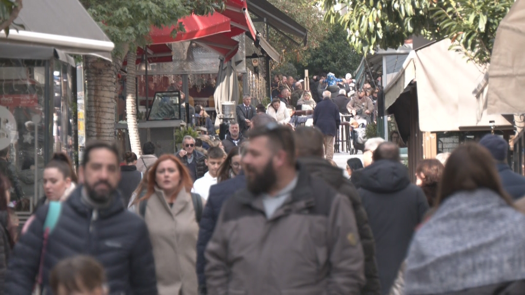 Τελευταία Κυριακή του χρόνου με ανοιχτά καταστήματα - Γεμάτη κόσμο η ...