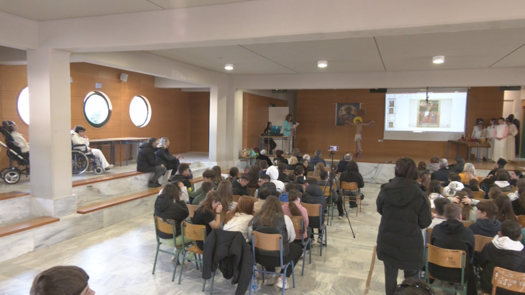 Μία ξεχωριστή εκδήλωση από τους μαθητές ΑΜΕΑ του Ε.Ε.Ε.Ε.Κ.: "Δεν ...
