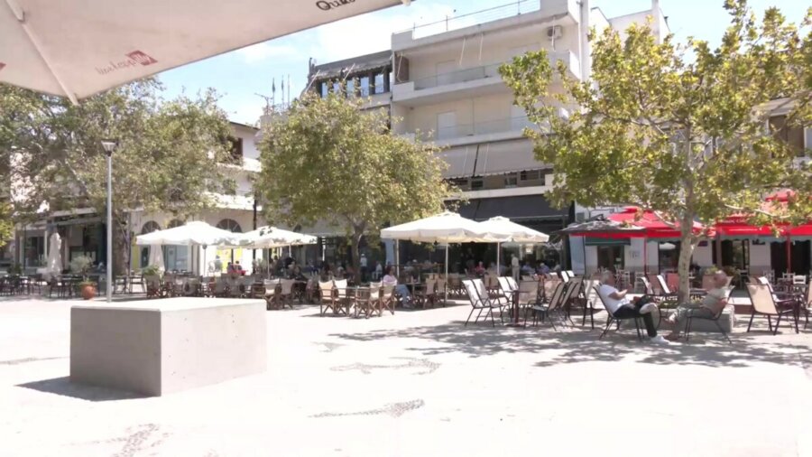 Άξιος: Τελείωσε το εκκλησιαστικό σχολείο της Λαμίας και χειροτονήθηκε ...
