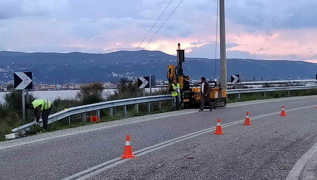 Νέες κυκλοφοριακές πινακίδες, χιονοδείκτες και στηθαία ασφαλείας στο ...